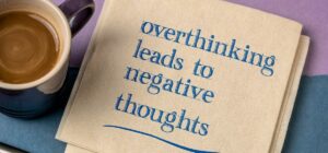 Apa Itu Overthinking? 6 Contoh dan Cara Mengatasinya | Blog Rey