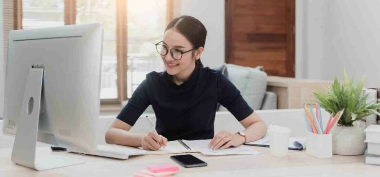 6 Tips Sehat Bekerja di Depan Komputer Seharian! | Blog Rey