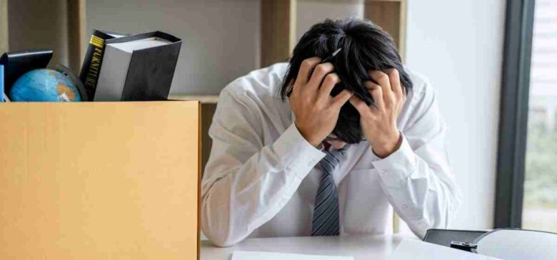 Prosedur Pemutusan Hubungan Kerja (PHK) Menurut UU | Blog Rey