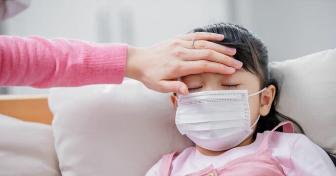 Cara Mengatasi Demam pada Anak, Kapan Harus ke Dokter? | Blog Rey