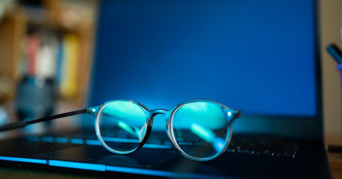 Apa Itu Lensa Blue Ray? Ini Fungsi dan Perbedaannya! | Blog Rey