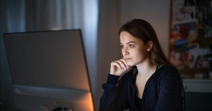 8 Cara Mengatasi Mata Lelah, Kenali Gejala dan Penyebabnya! | Blog Rey