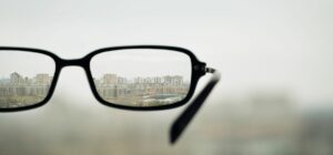 6 Ciri-Ciri Mata Minus dan Cara Mencegahnya! | Blog Rey