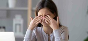 10 Penyebab Mata Merah Sebelah dan Cara Mengatasinya | Blog Rey