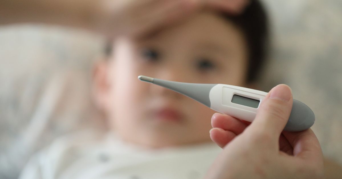 Cara Mengatasi Demam pada Anak, Kapan Harus ke Dokter? | Blog Rey