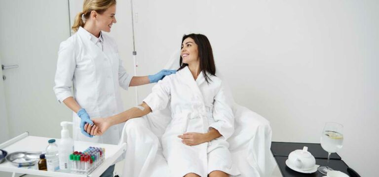 Jenis dan Manfaat Cairan Infus untuk Tubuh, Ada Efek Sampingya? | Blog Rey